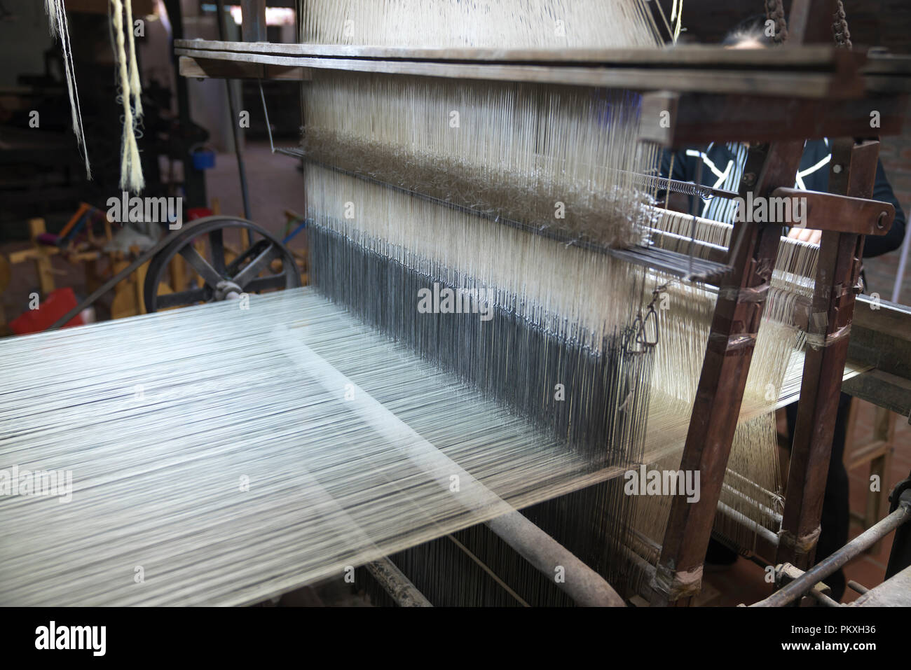 Vietnamese woman sewing hi-res stock photography and images - Alamy