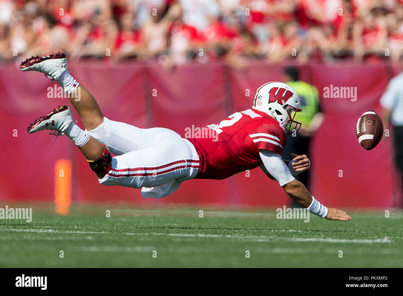 Intentional grounding hi-res stock photography and images - Alamy