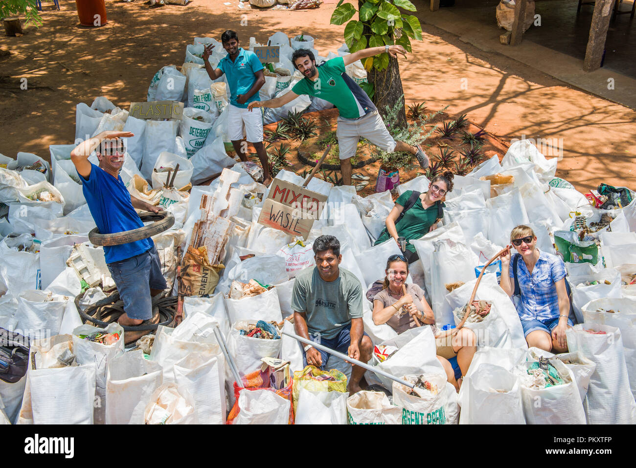 Cleanup campaign hi-res stock photography and images - Alamy