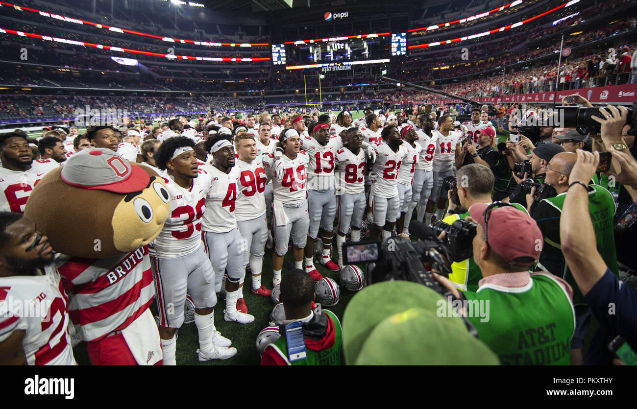 Arlington, Texas, USA. 15th Sep, 2018. Players and fans singing the ...