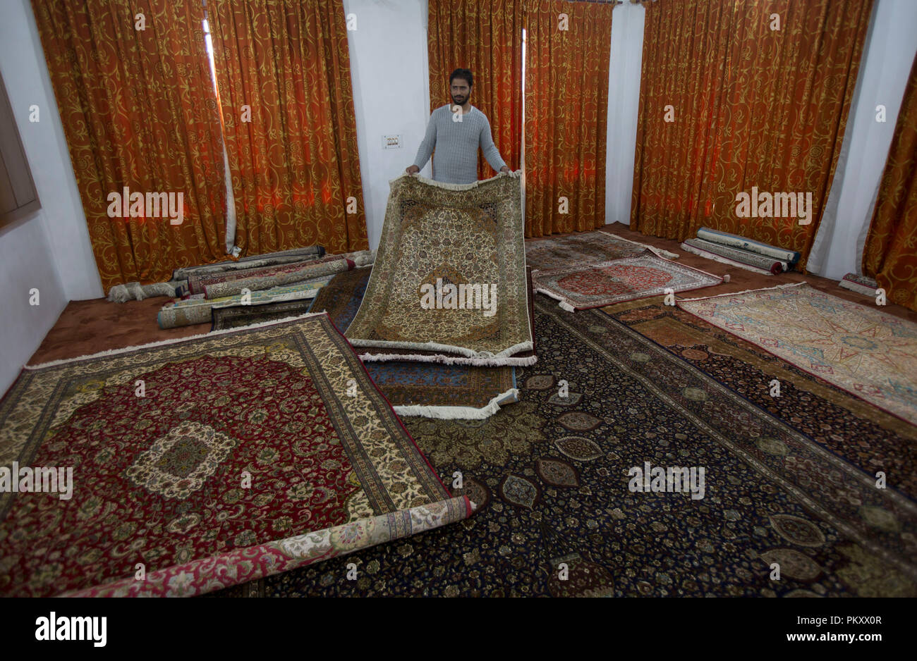 Kashmiri carpet hi-res stock photography and images - Alamy