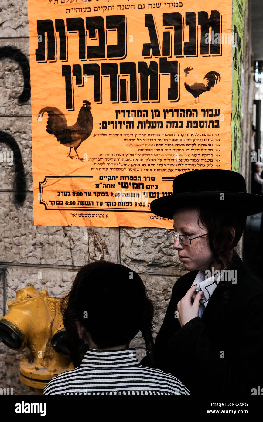 Kapparot ritual hi-res stock photography and images - Alamy