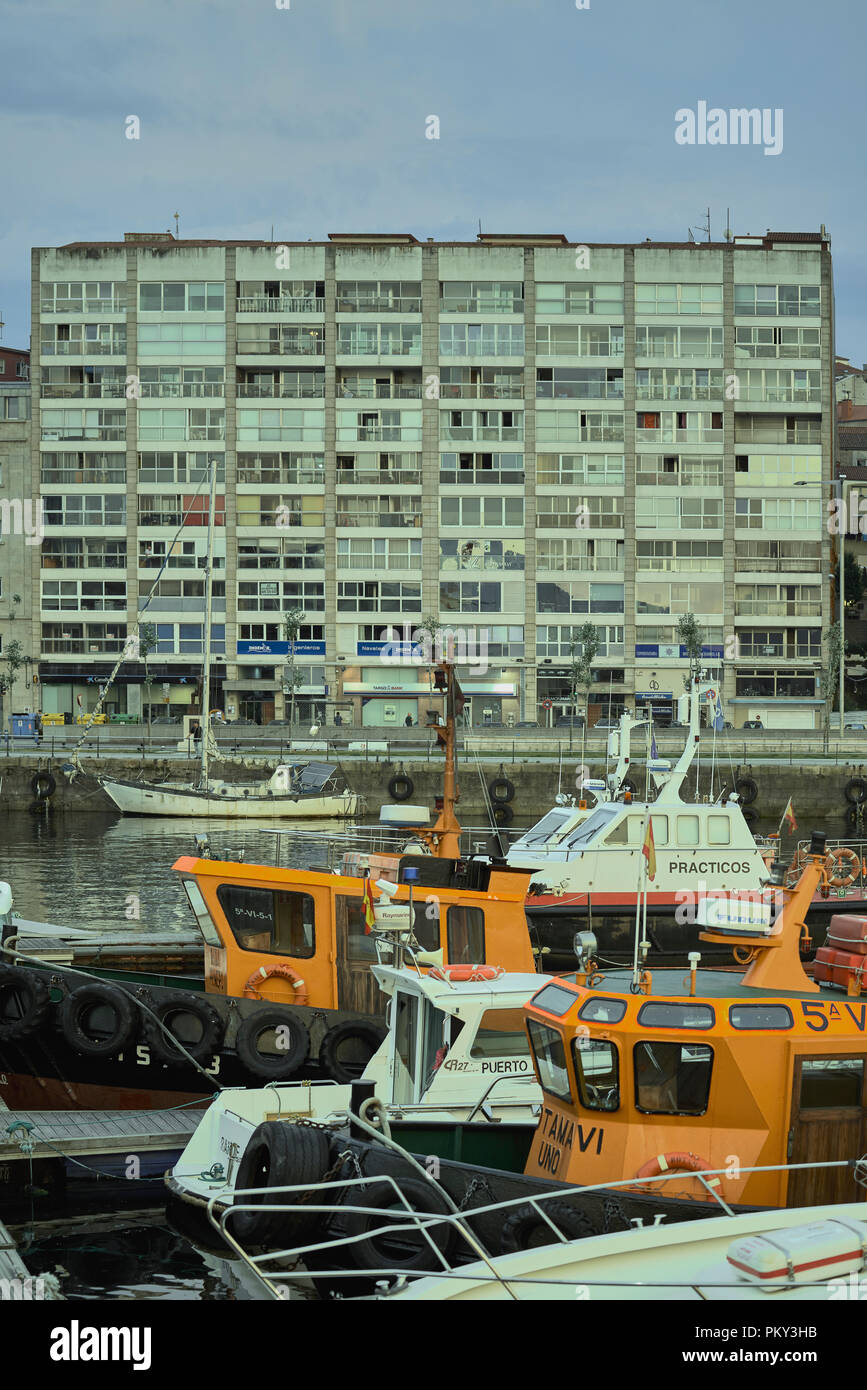 Vigo port terminal dock docks building hi-res stock photography and ...