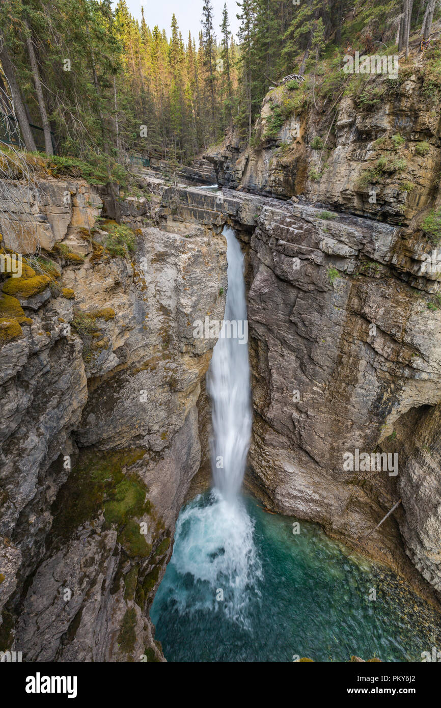 Canada Johnston Canyon Falls Stock Photo - Alamy