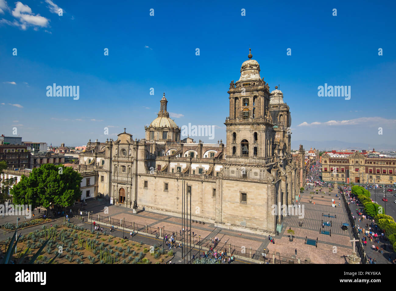 Mexico city central Zocalo plaza and streets Stock Photo - Alamy