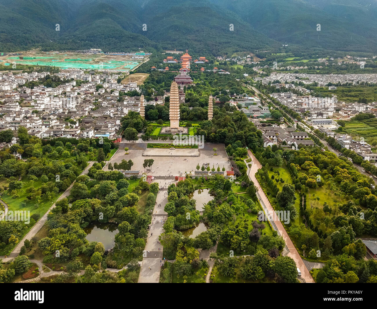 The Three Pagodas of Chongsheng Temple is a symbol of Dali's "Literary ...