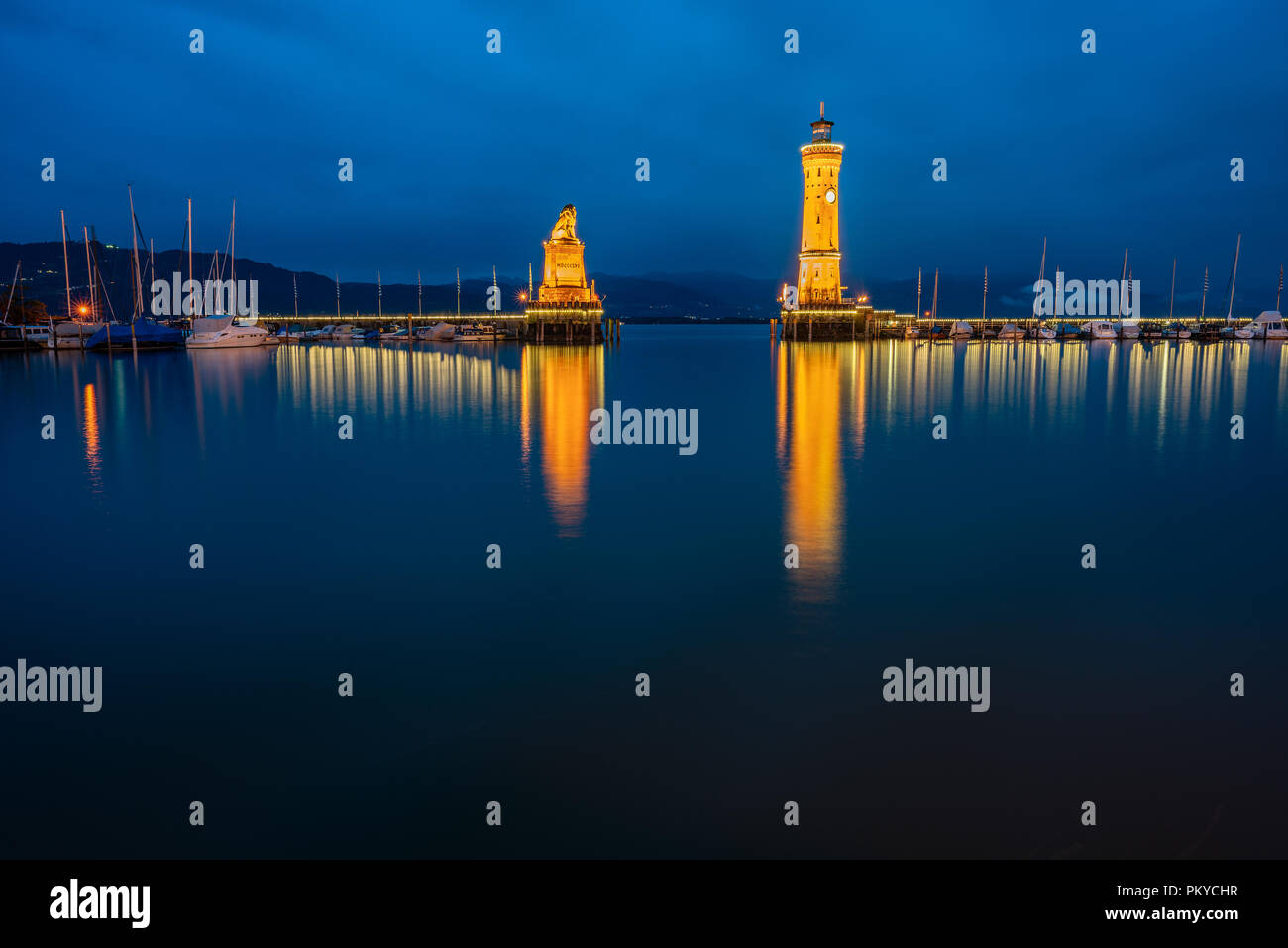 The famous harbour entrance of Lindau Stock Photo - Alamy