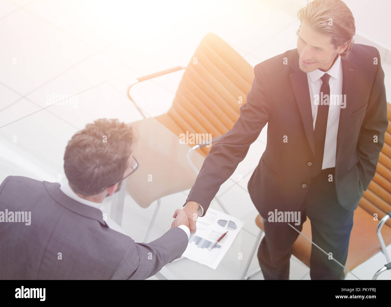 closeup. handshake financial partners Stock Photo - Alamy