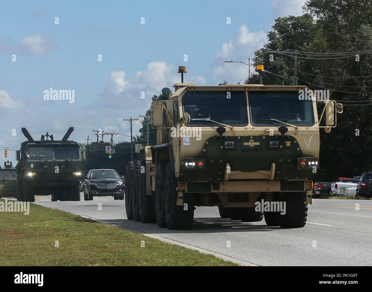 Convoy movement hi-res stock photography and images - Alamy
