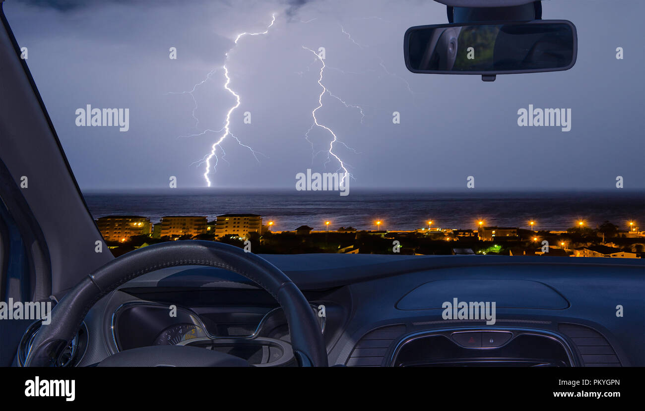 Car windshield lightning hi-res stock photography and images - Alamy