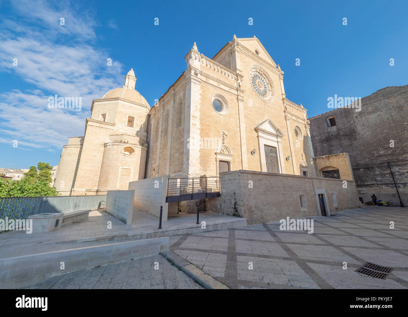 Gravina in Puglia (Italy) - The suggestive old city in stone like ...