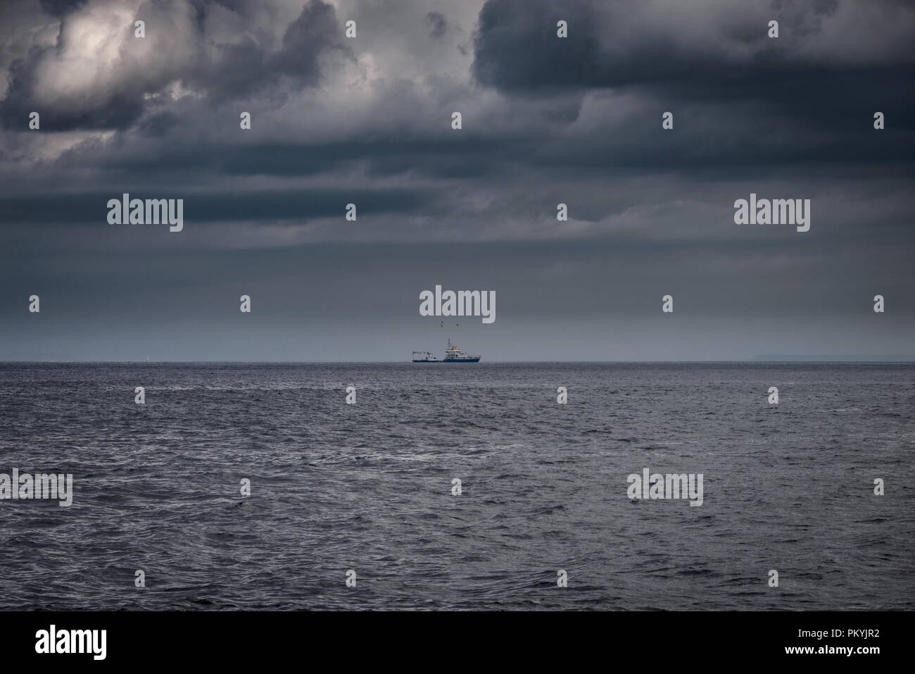 Military ship texture hi-res stock photography and images - Alamy