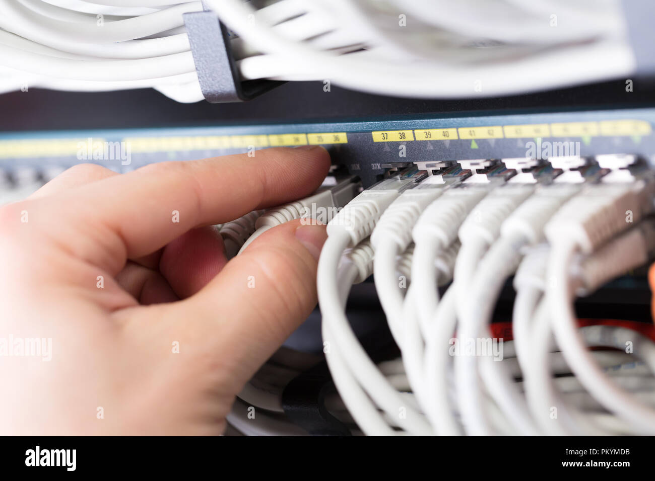 Large data center hi-res stock photography and images - Alamy