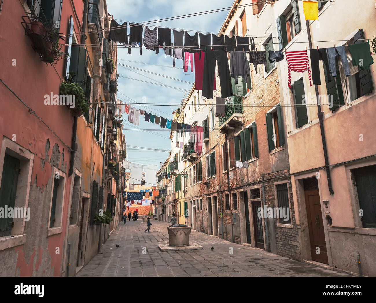 Italy street view hi-res stock photography and images - Alamy