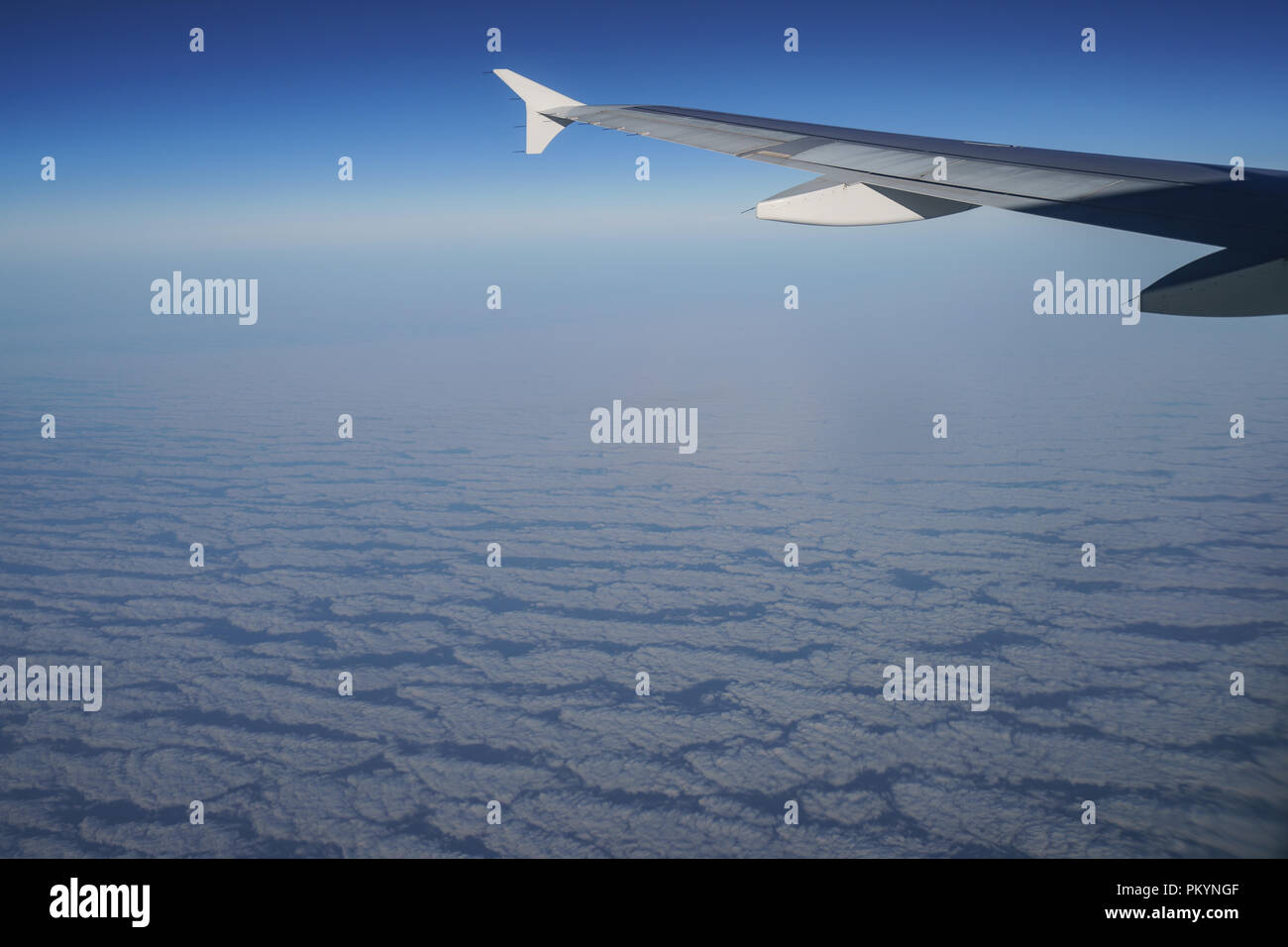 Wing aircraft landscape hi-res stock photography and images - Alamy