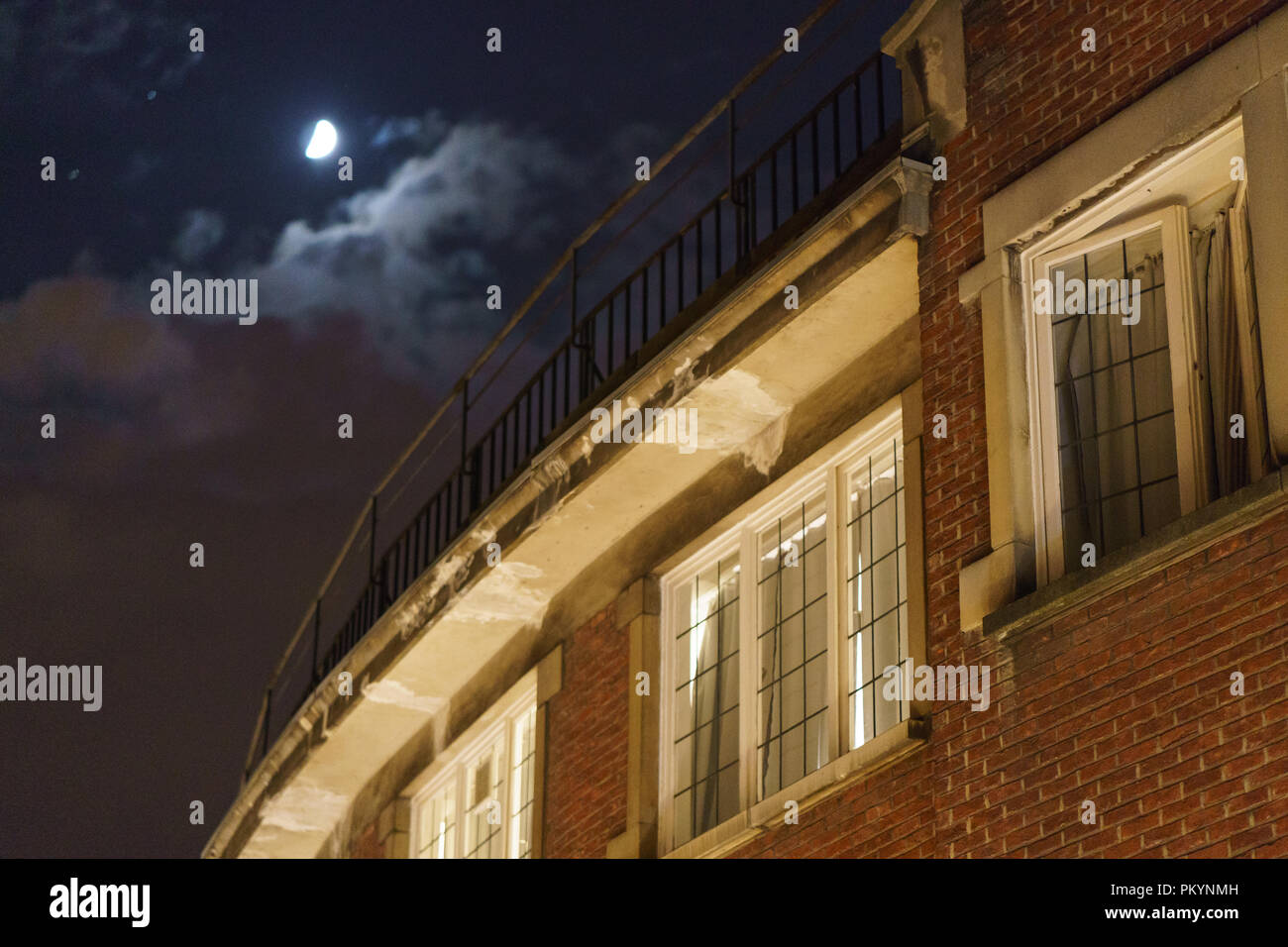 Moon over brussels hi-res stock photography and images - Alamy