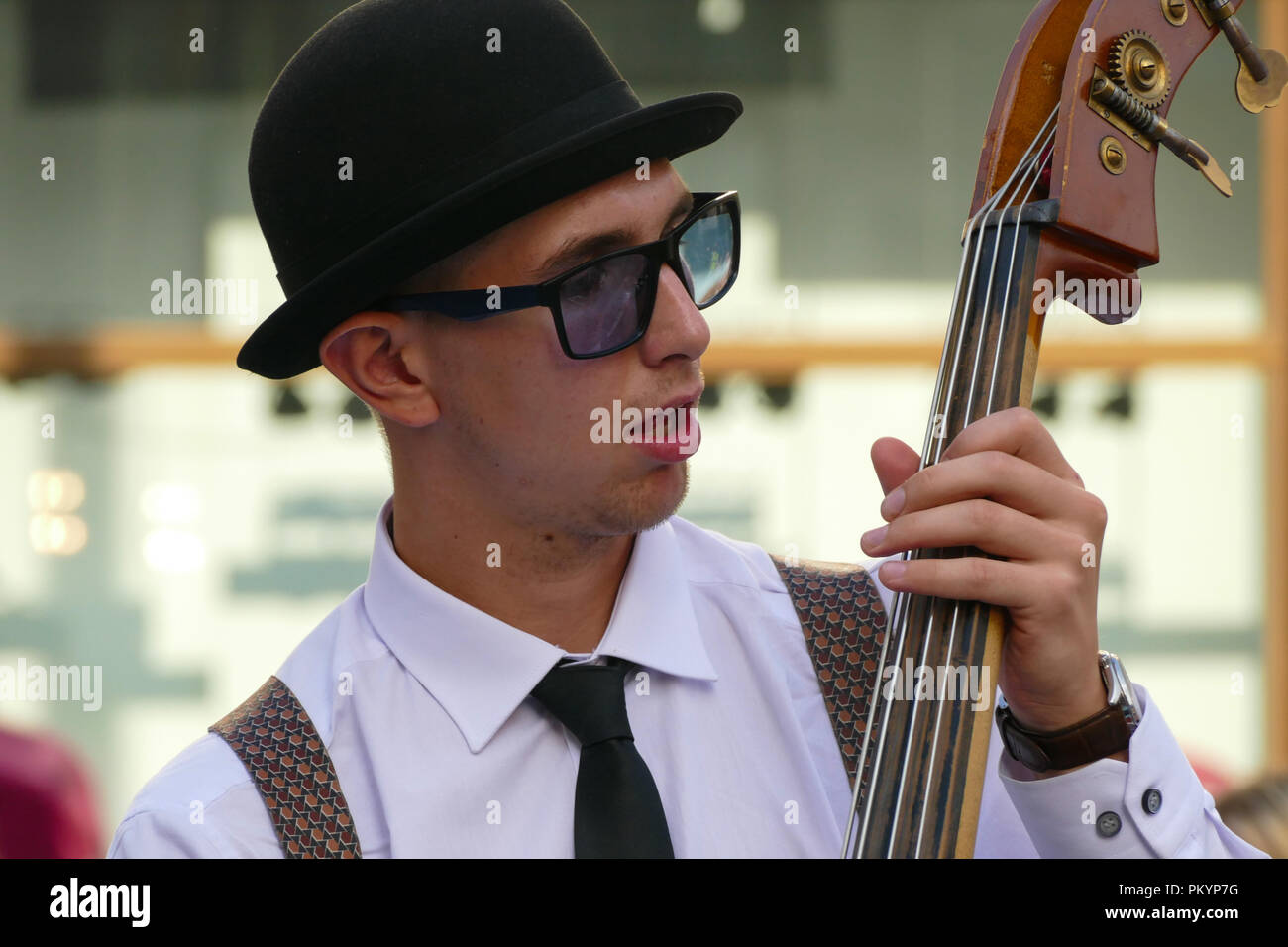 musician with sunglasses Stock Photo - Alamy