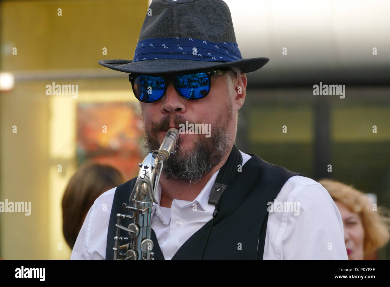 musician with sunglasses Stock Photo - Alamy