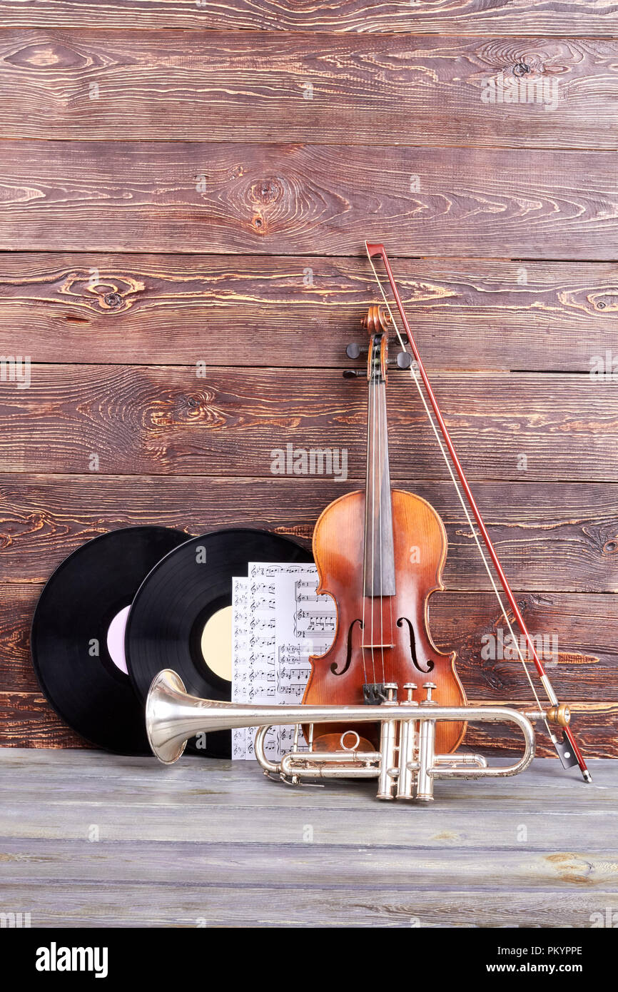 Set of vintage musical instruments. Group of musical instruments ...