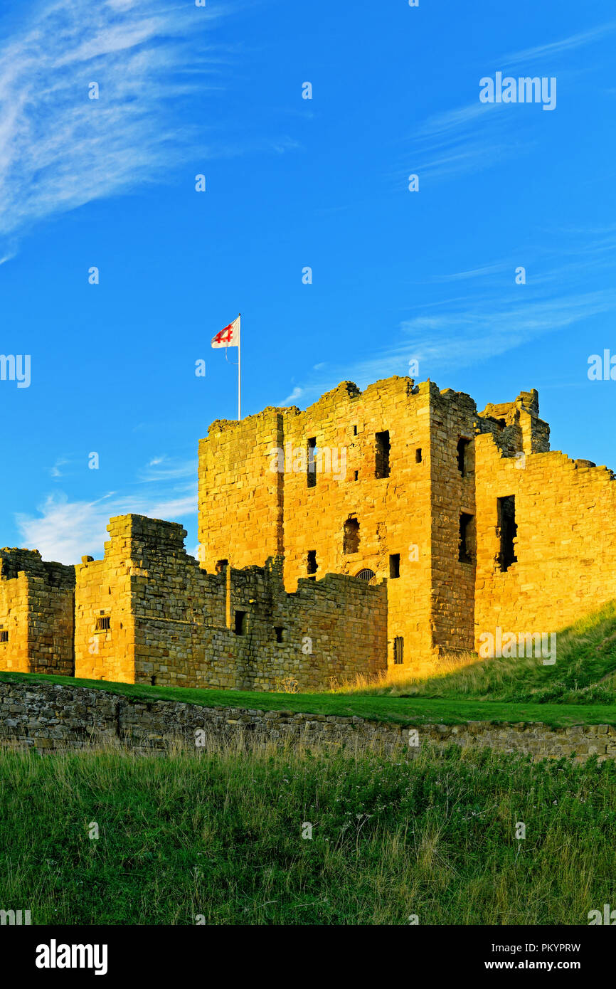 Tynemouth priory dawn hi-res stock photography and images - Alamy