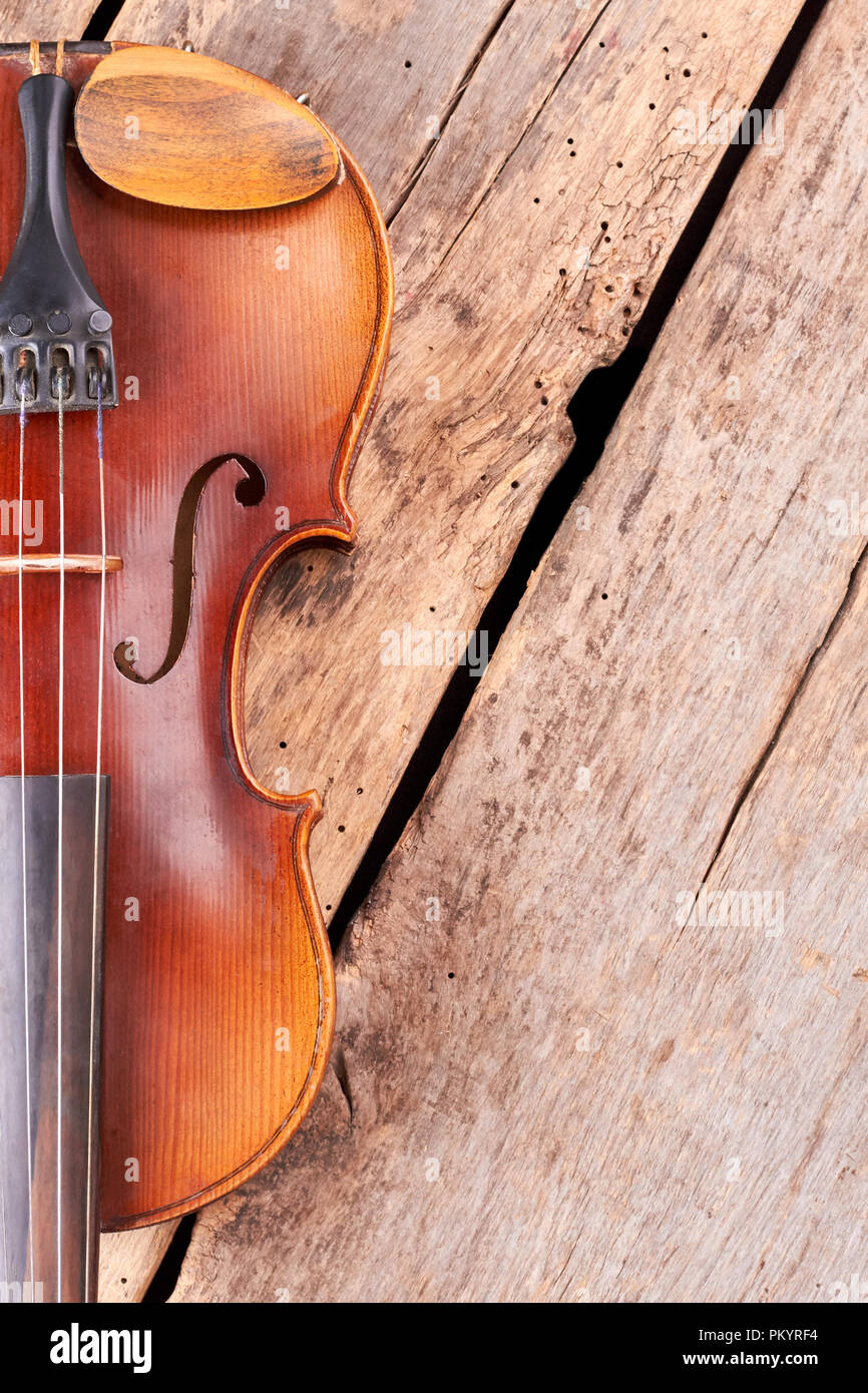 Old violin and copy space Stock Photo - Alamy