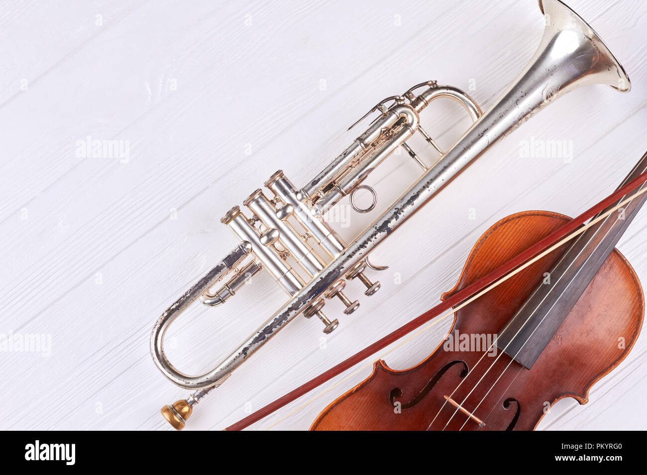 Orchestra equipment hi-res stock photography and images - Alamy