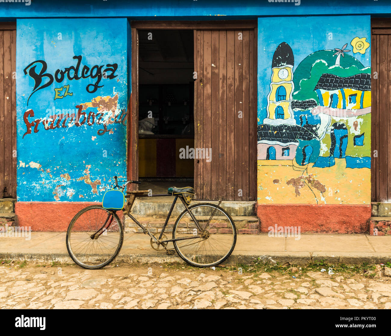 Cuban bodega hi-res stock photography and images - Alamy