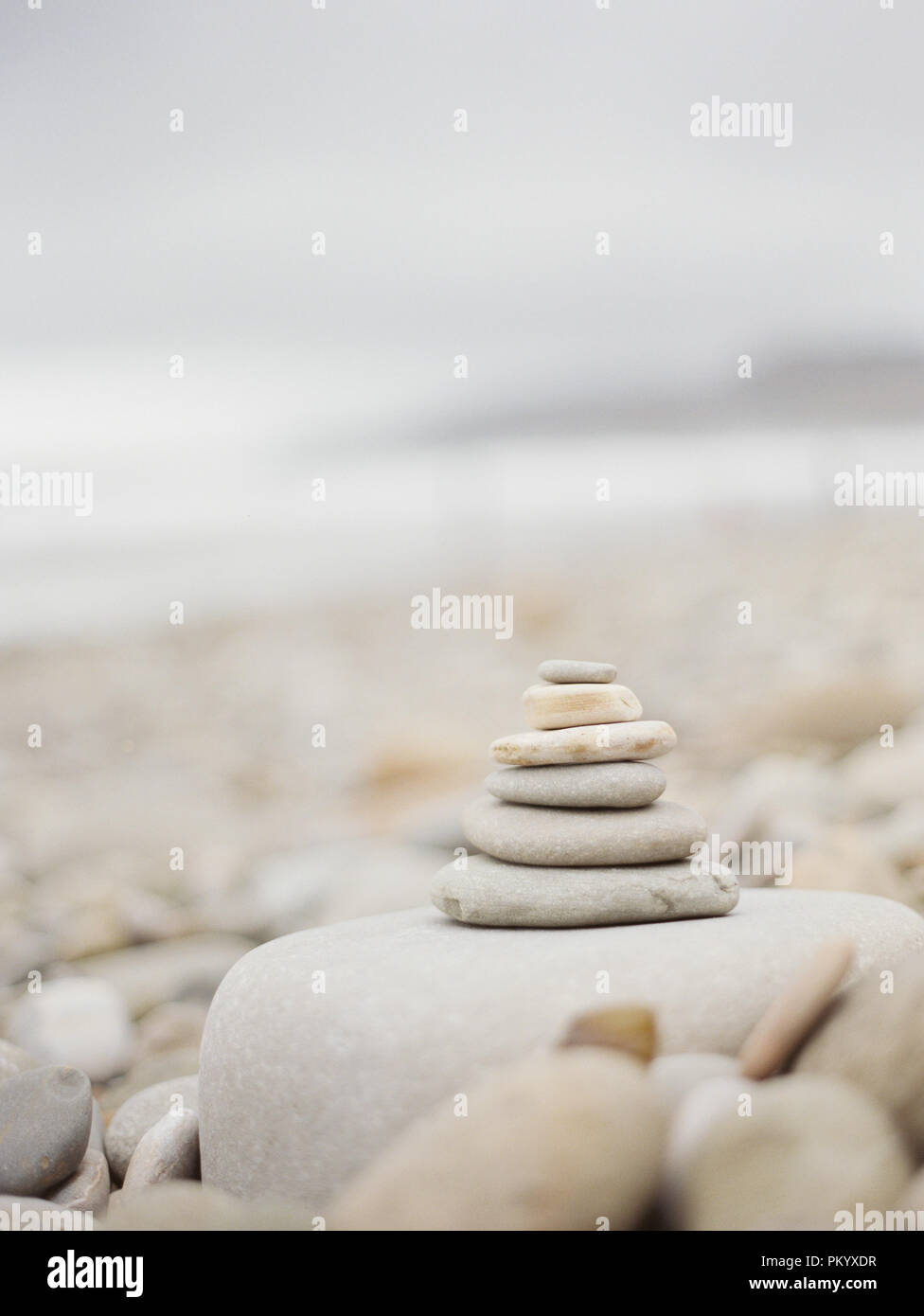 Balancing stones hi-res stock photography and images - Alamy