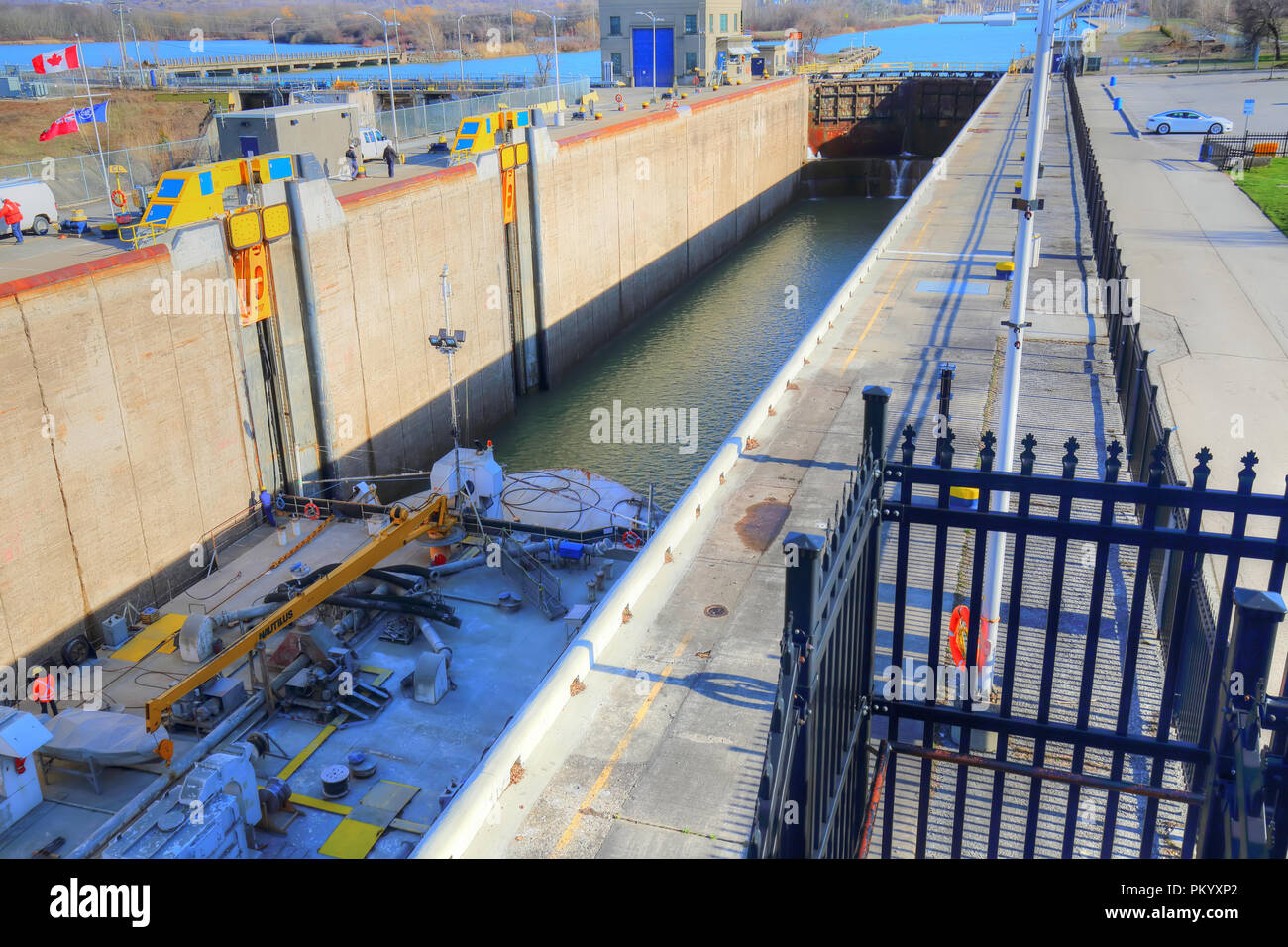 Welland canal locks hi-res stock photography and images - Alamy