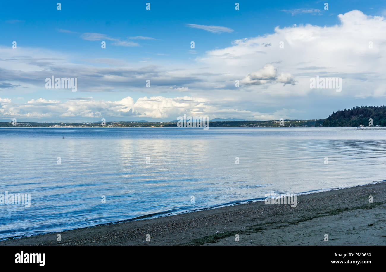 A view of the Puget Sound with clouds on the horizon from Dash Point ...