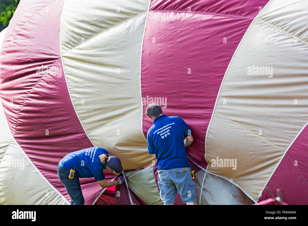 trinityballoons crew preparing hot air balloon at Longleat Sky Safari ...