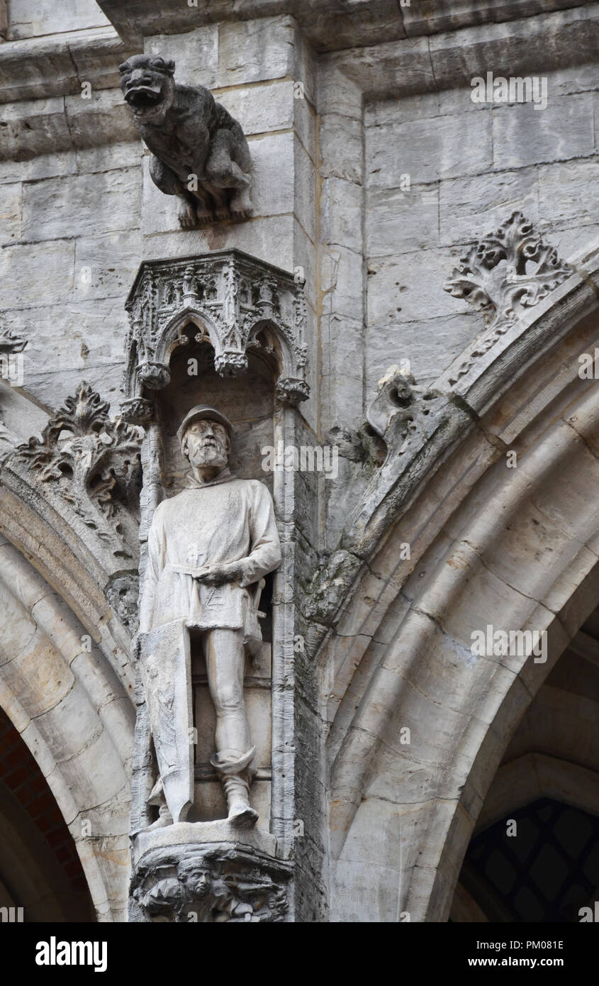Brussels Town Hall Statue