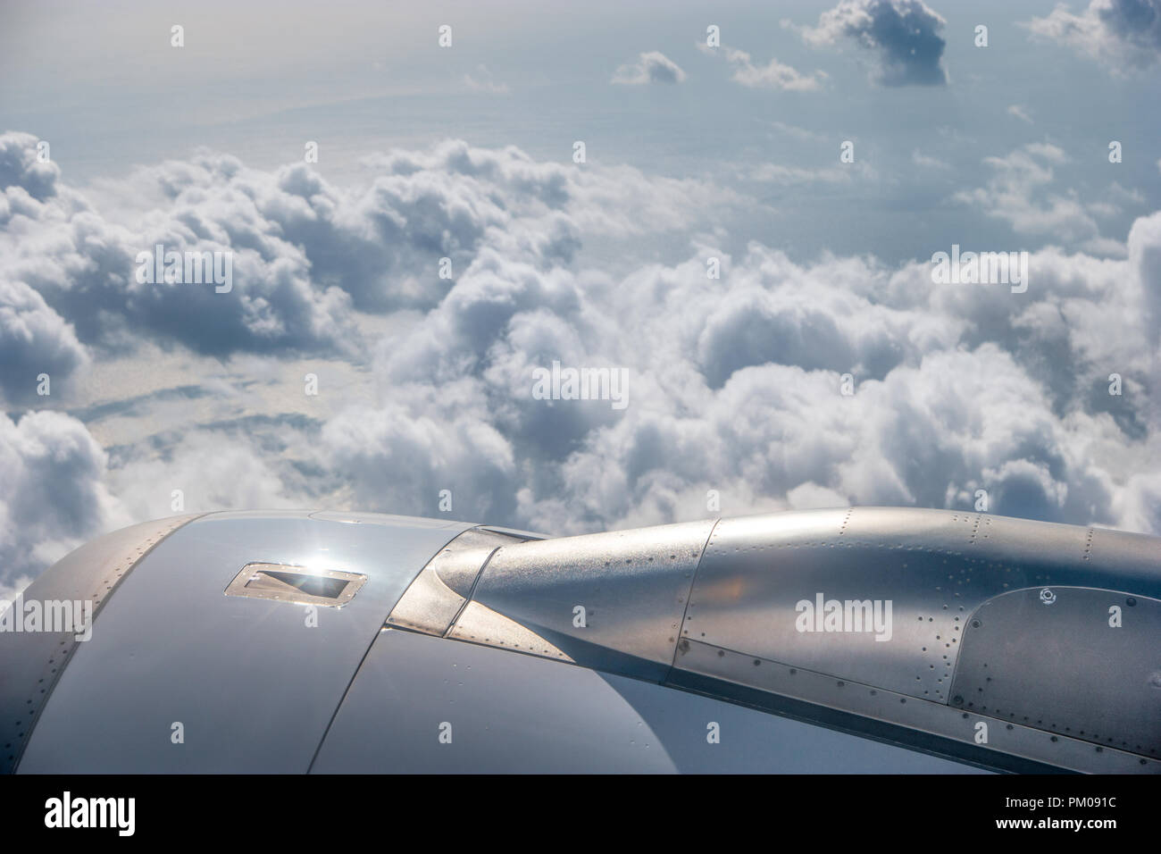 The view throught the window of a plane Stock Photo - Alamy