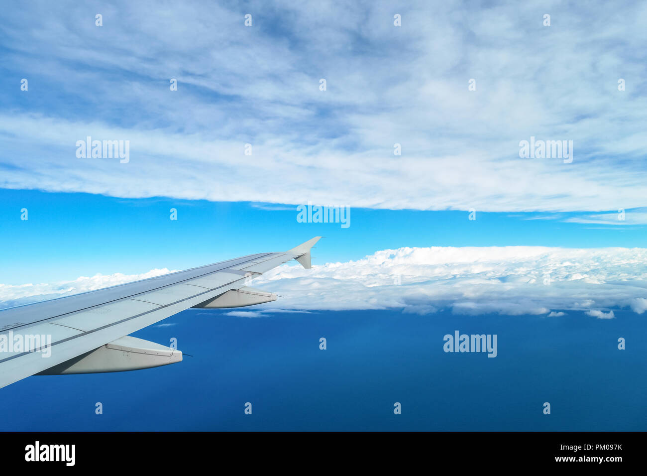 The view throught the window of a plane Stock Photo - Alamy