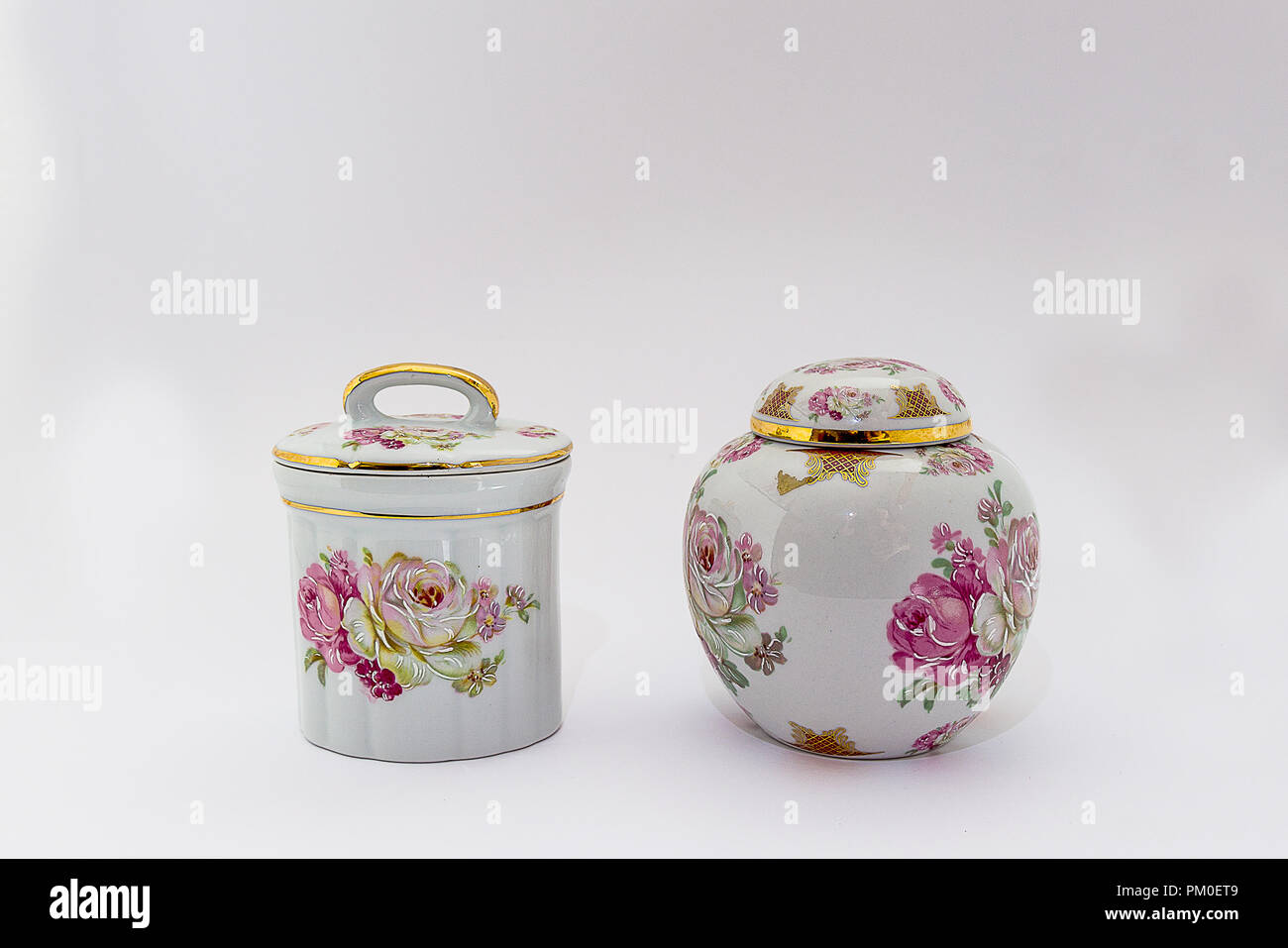Ceramic pieces hi-res stock photography and images - Alamy