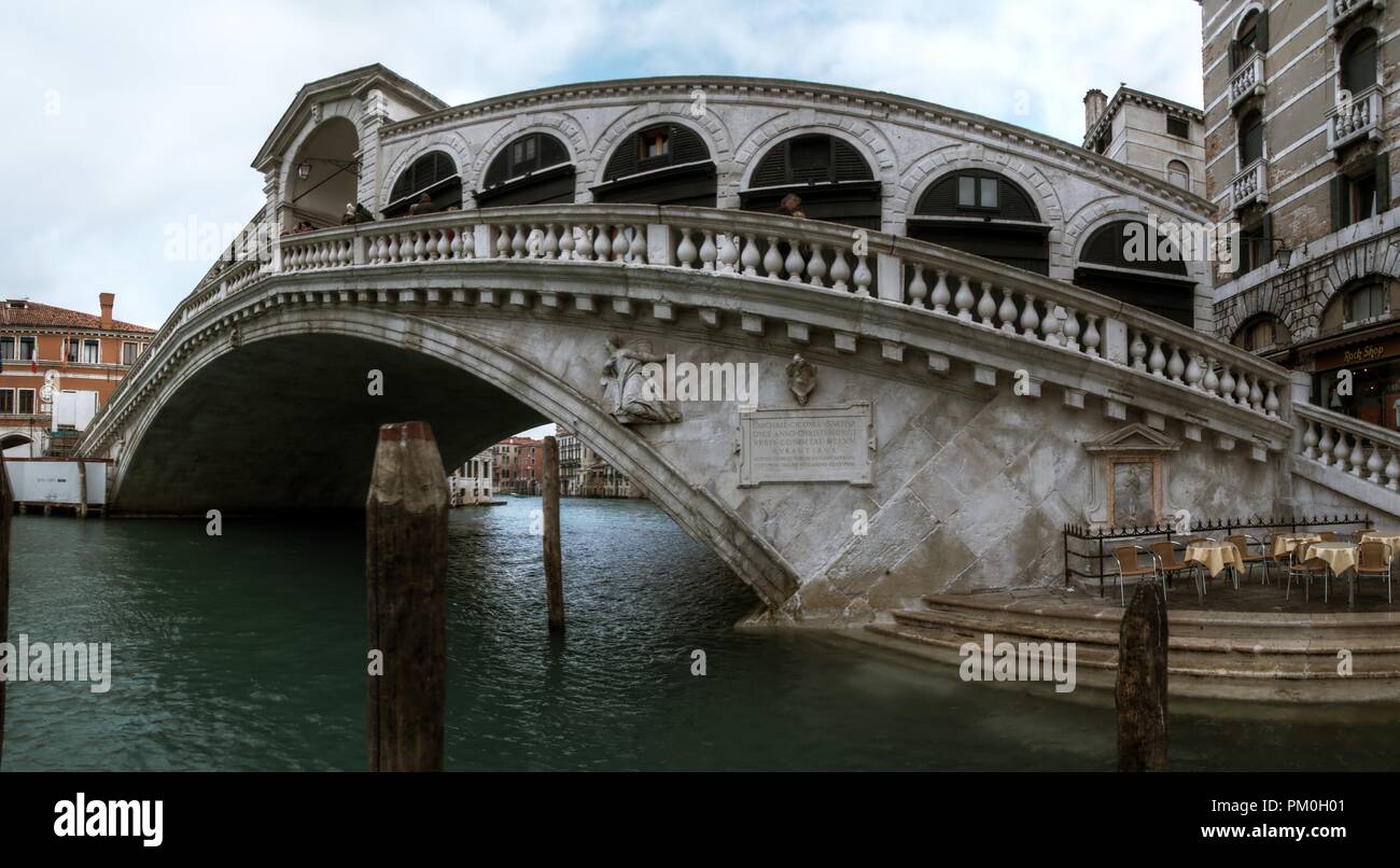 Venezia rialto covered bridge hi-res stock photography and images - Alamy