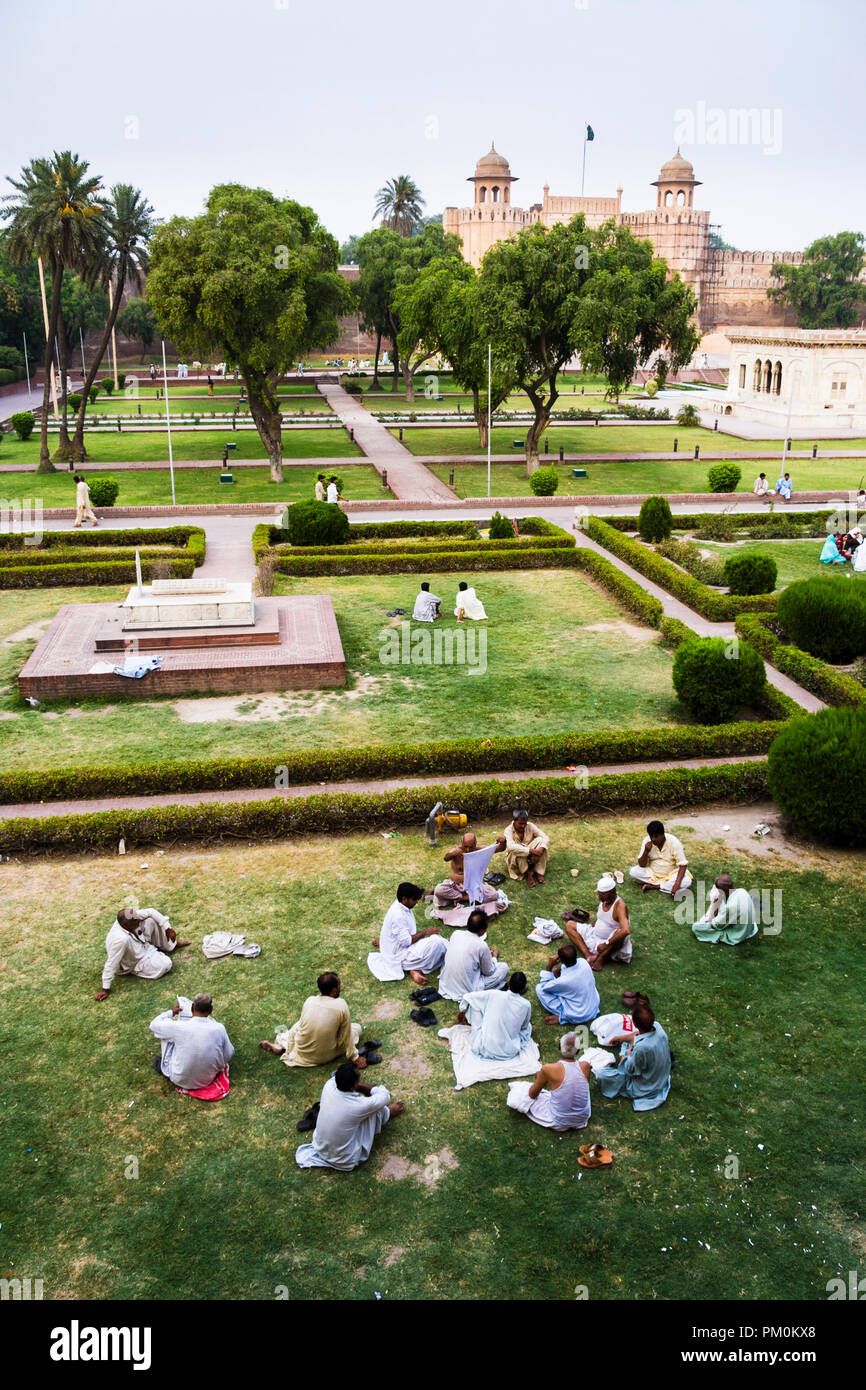 Mughal gardens lahore hi-res stock photography and images - Alamy