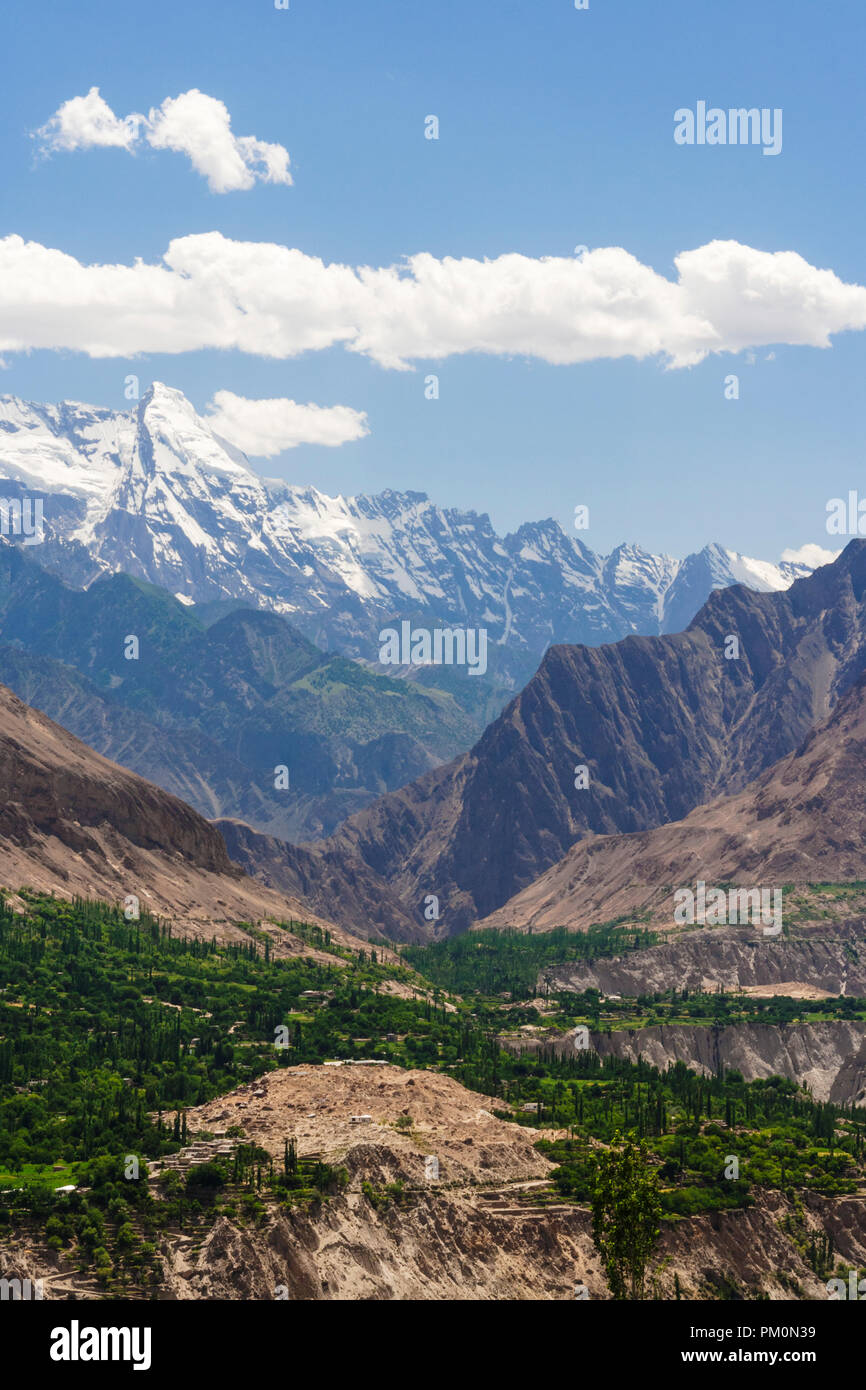 Karimabad, Hunza Valley, Gilgit-Baltistan, Pakistan : Slopes of Mount ...