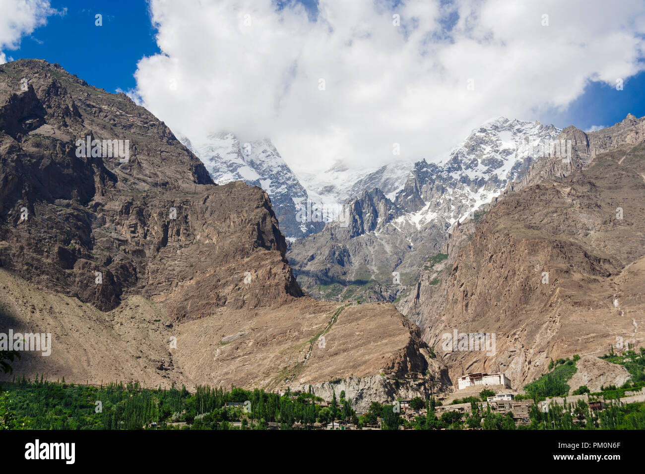 Hunza fort hi-res stock photography and images - Alamy