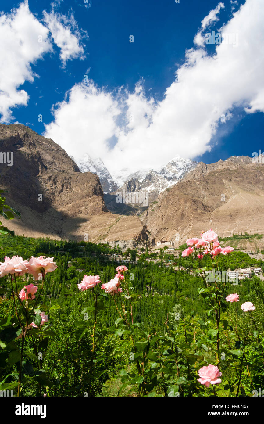 Karimabad, Hunza Valley, Gilgit-Baltistan, Pakistan : Ultar Peak 7,388 ...
