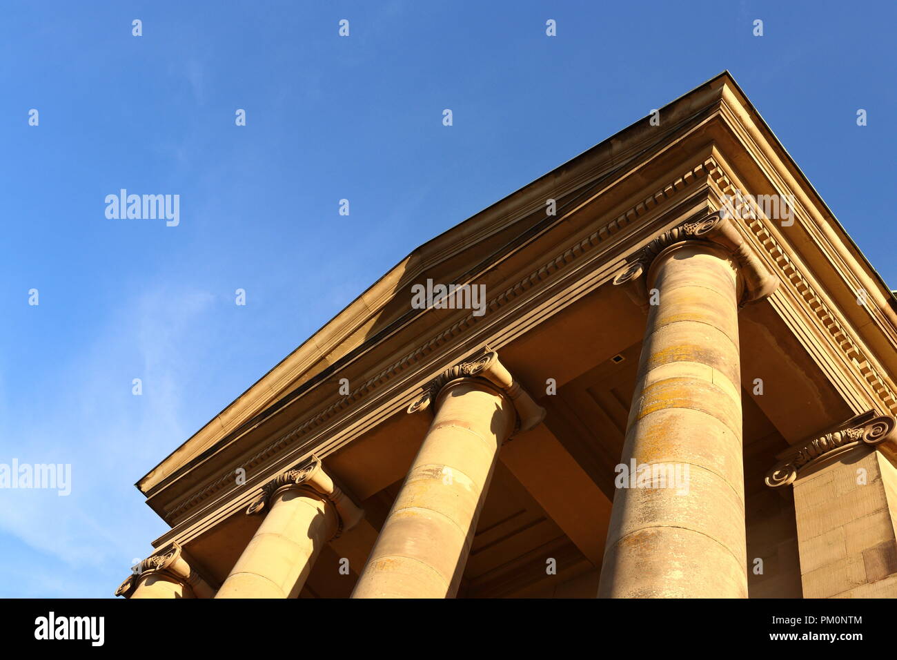 Yellow facade columns building hi-res stock photography and images - Alamy
