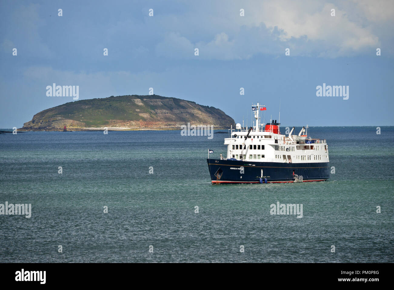 Puffin cruise ship hi-res stock photography and images - Alamy
