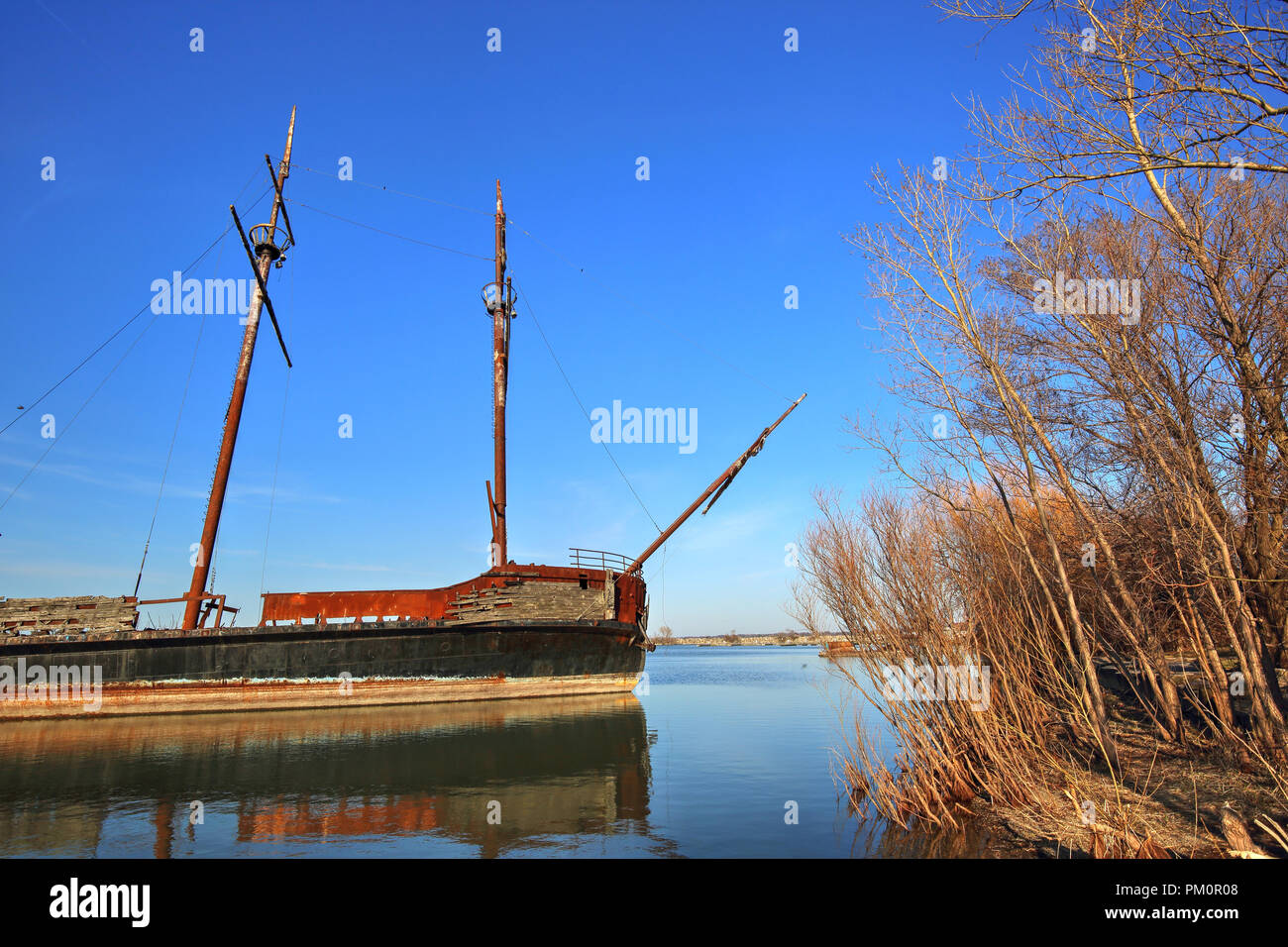 La Grande Hermine – Famous Abandoned Ship in Ontario lake on the way to ...