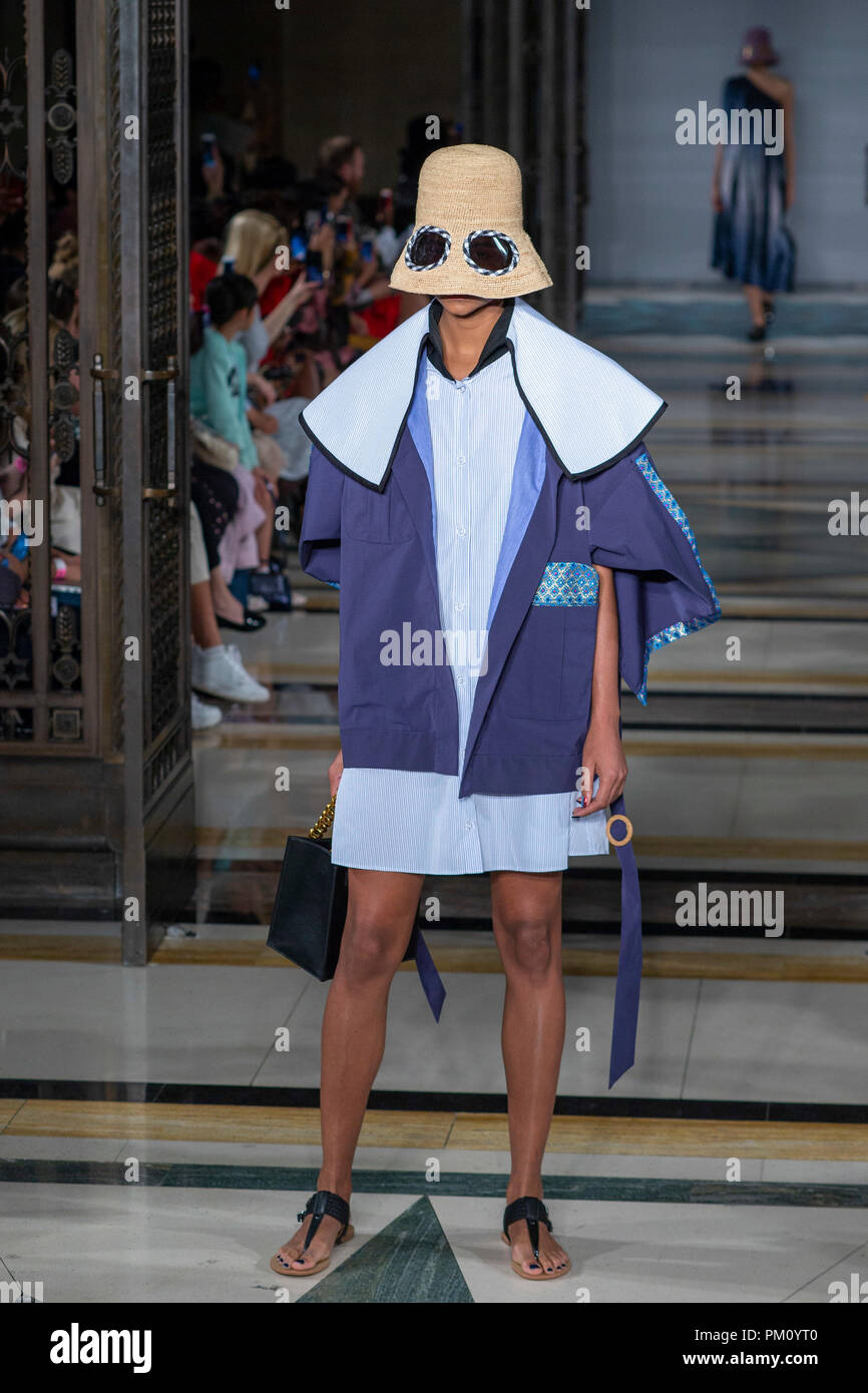 London, UK. 16th Sep, 2018. Simon Mo's Pe at at London Fashion Week ...