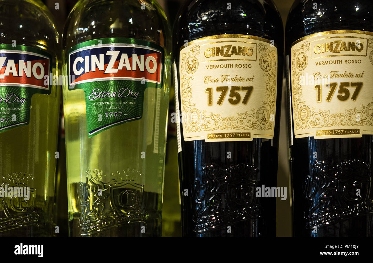 Cinzano vermouth hi-res stock photography and images - Alamy