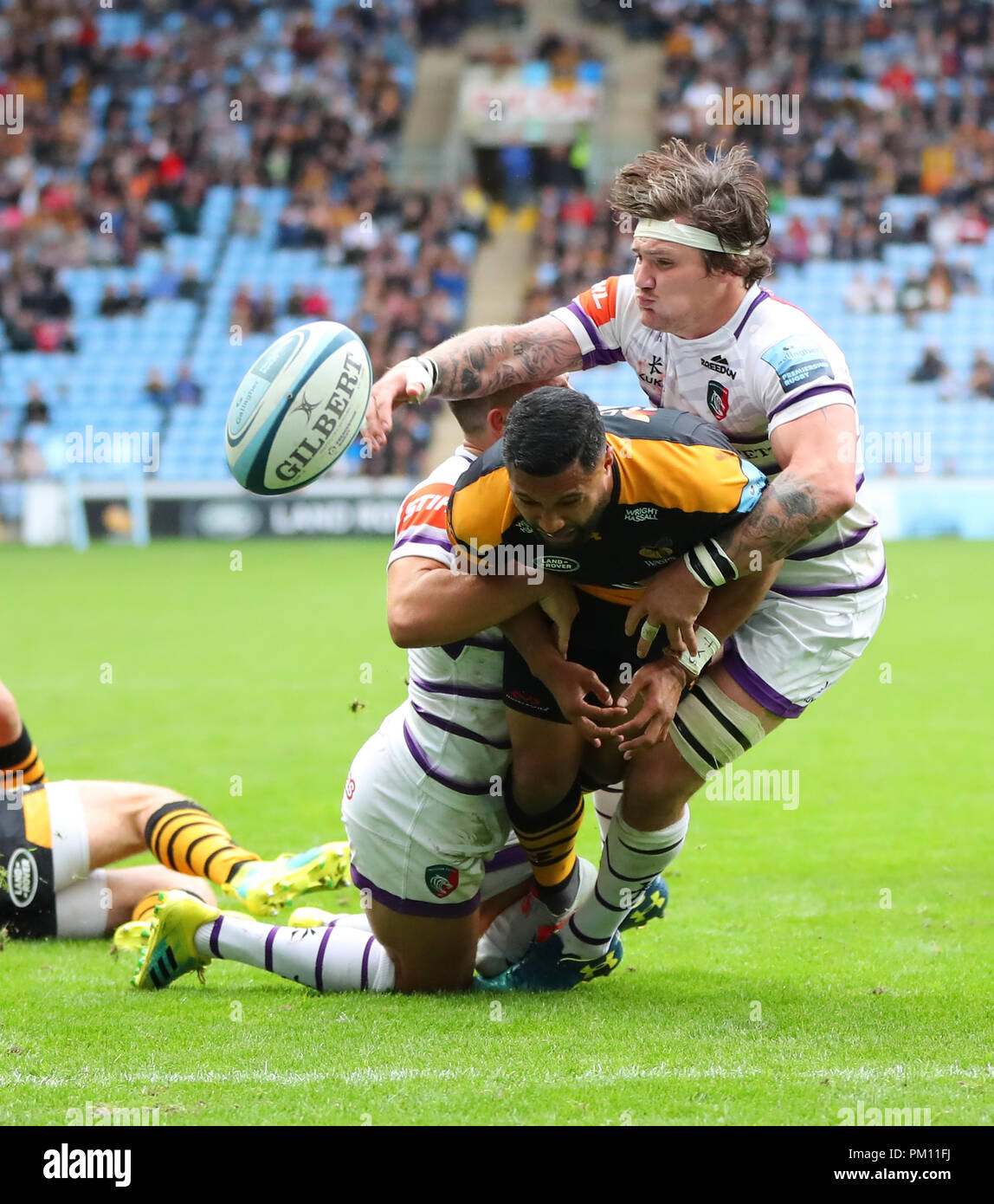 Coventry, UK. 16th September, 2018. Lima Sopoaga (Wasps) under pressure ...