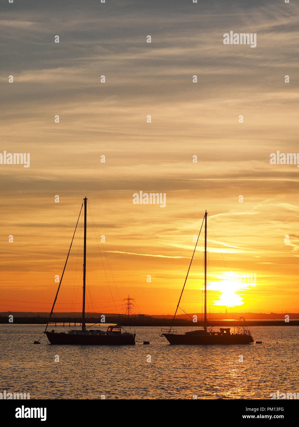 Queenborough, Kent, UK. 16th Sep, 2018. UK Weather: a colourful sunset ...