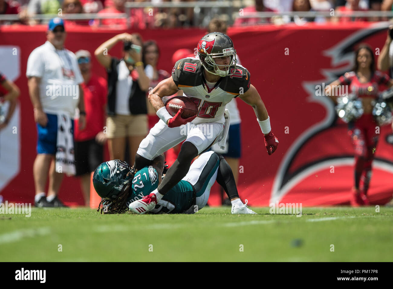 Raymond humphries hi-res stock photography and images - Alamy