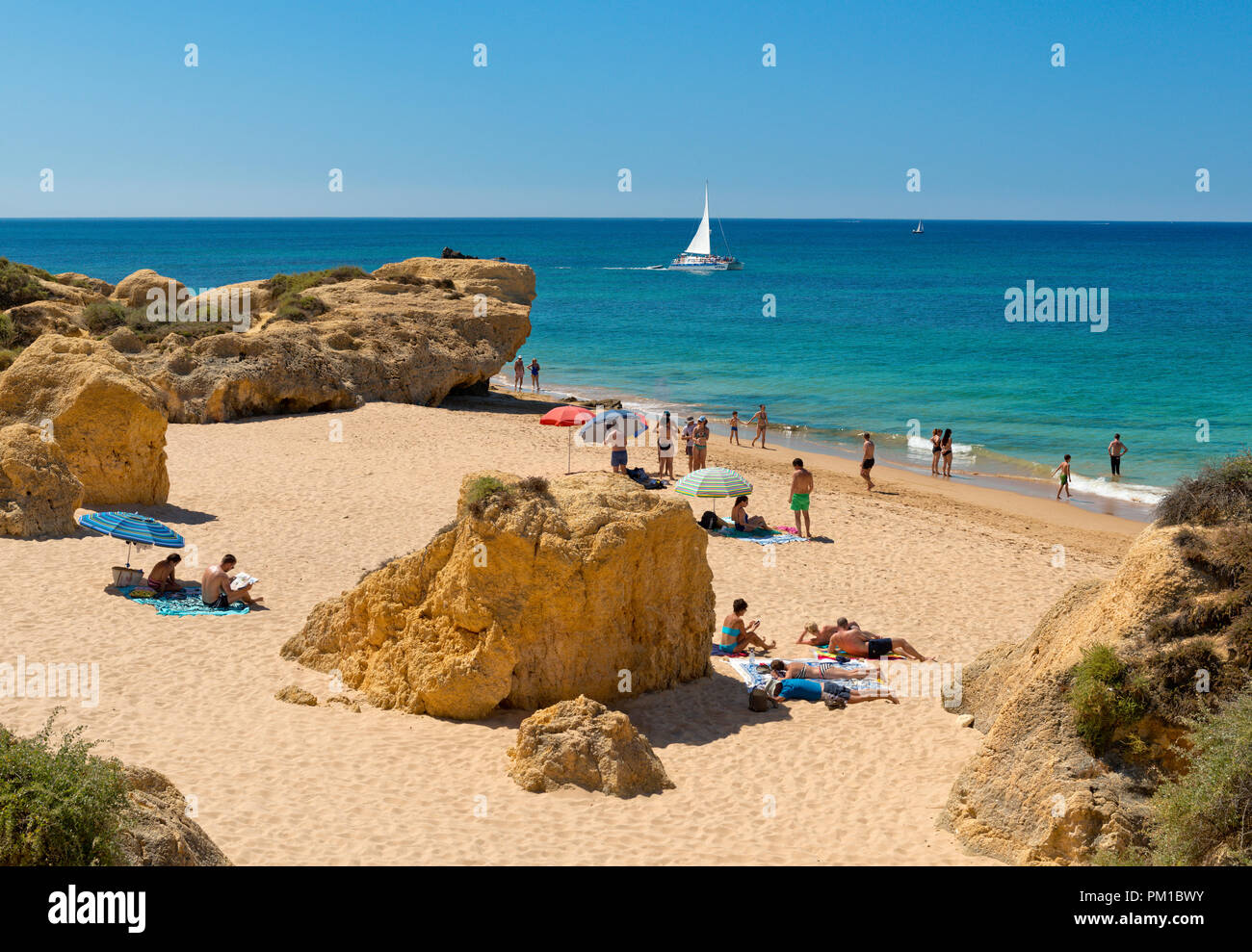 Praia de gale algarve beach hi-res stock photography and images - Alamy