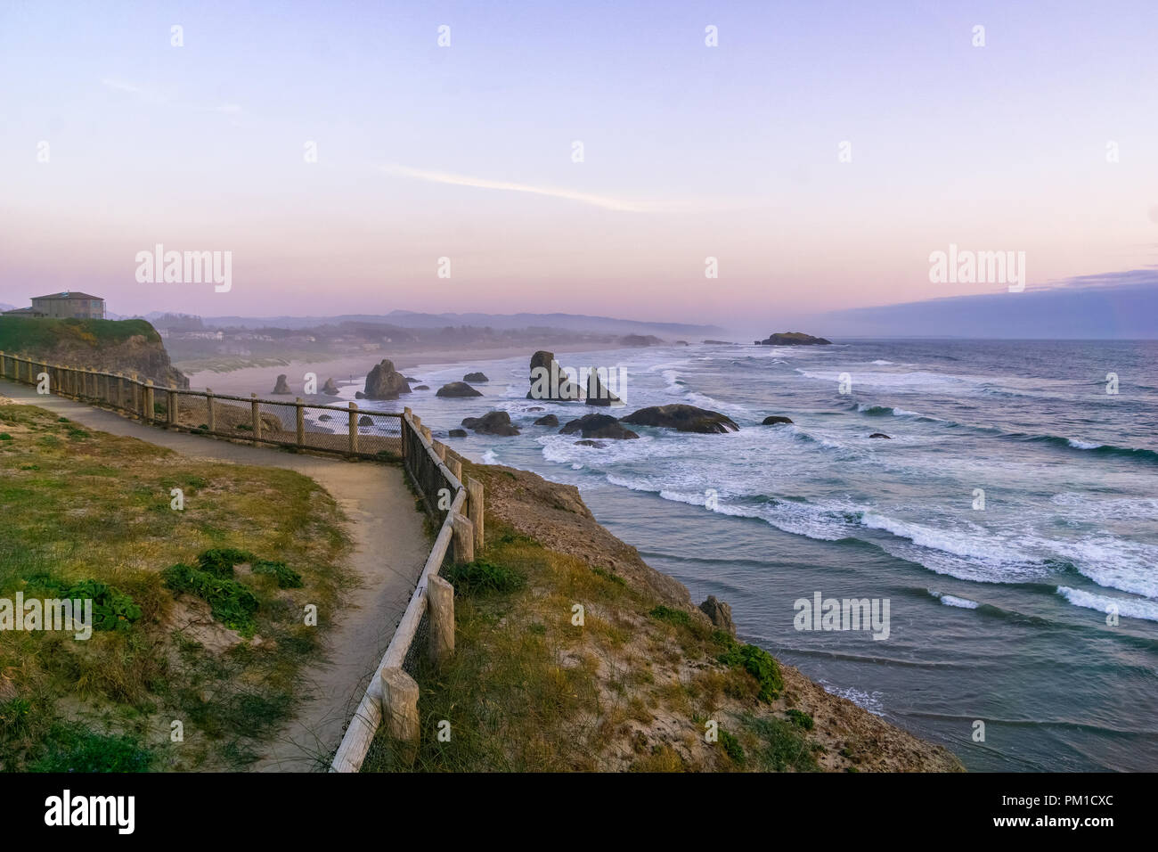 Beautiful landscape of Bandon Beach at sunset or dusk from Face Rock ...